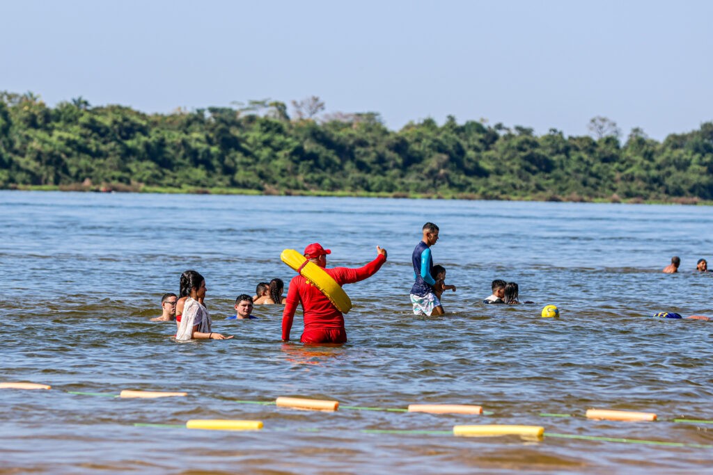Temporada de Praia: Corpo de Bombeiros confirma seguranças aos ...